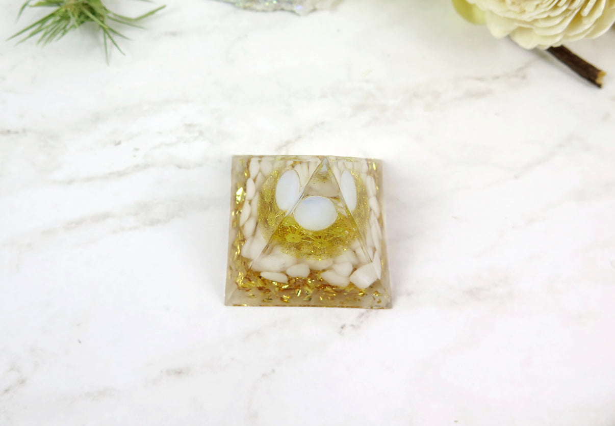 Milky Quartz Healing Pyramid - Positive Energy Generator - Resin Pyram ...